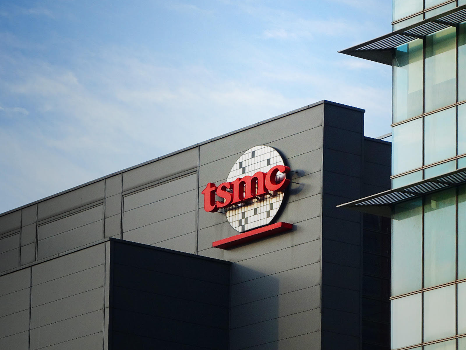 США запретили TSMC выпускать передовые чипы для китайских ИИ-компаний