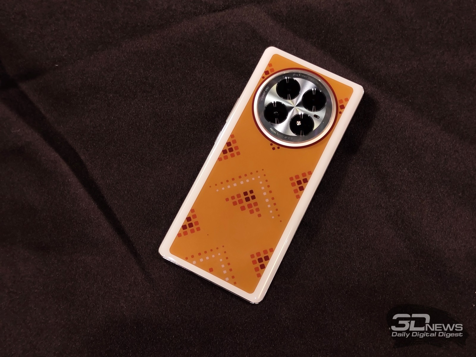 Infinix показала смартфон с солнечной панелью, а ещё смартфон с ...