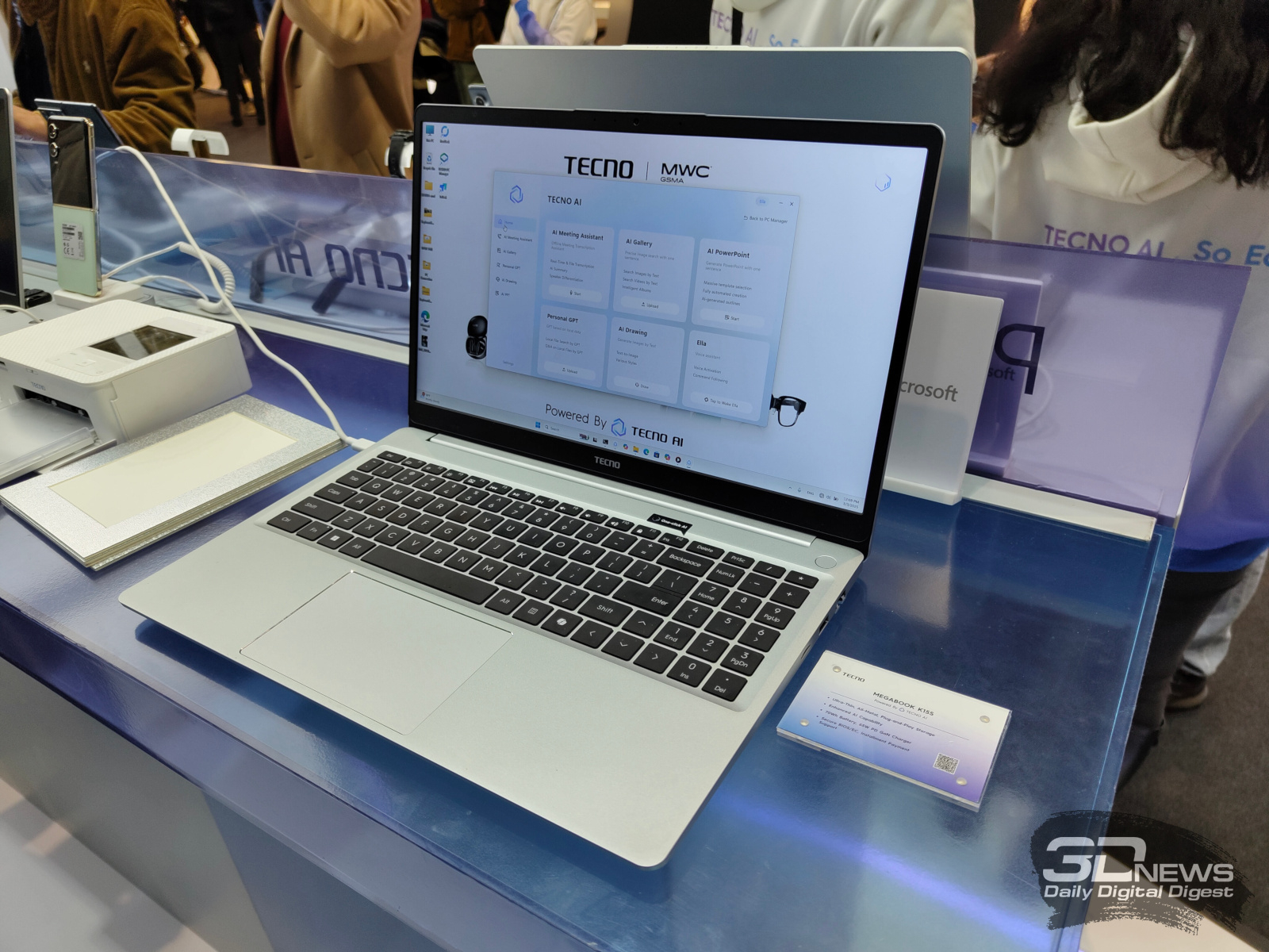 Tecno показала смартфон Camon 40, россыпь ноутбуков, умные часы Watch ...